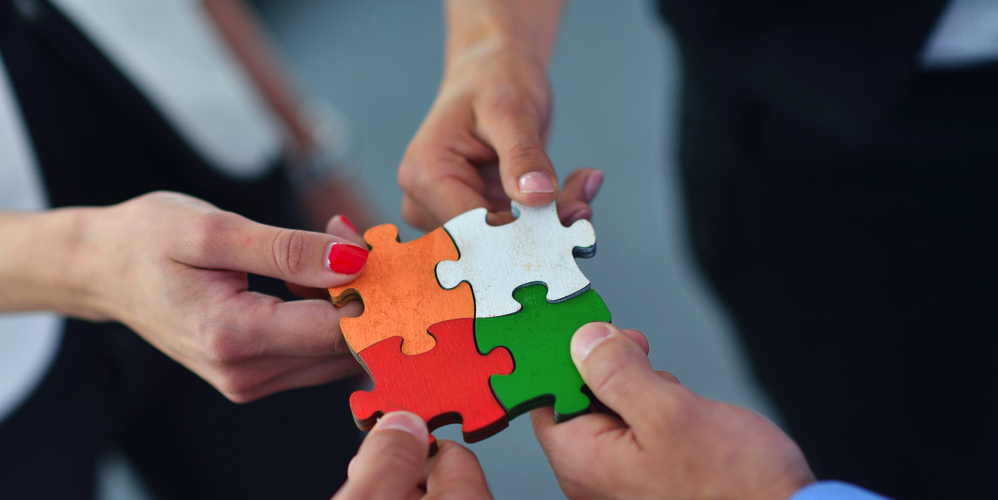 How to Become a Software Reseller? Types of Resellers + Examples